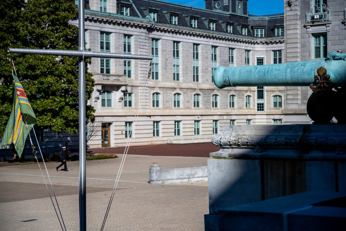 The USNA Tours and Tea